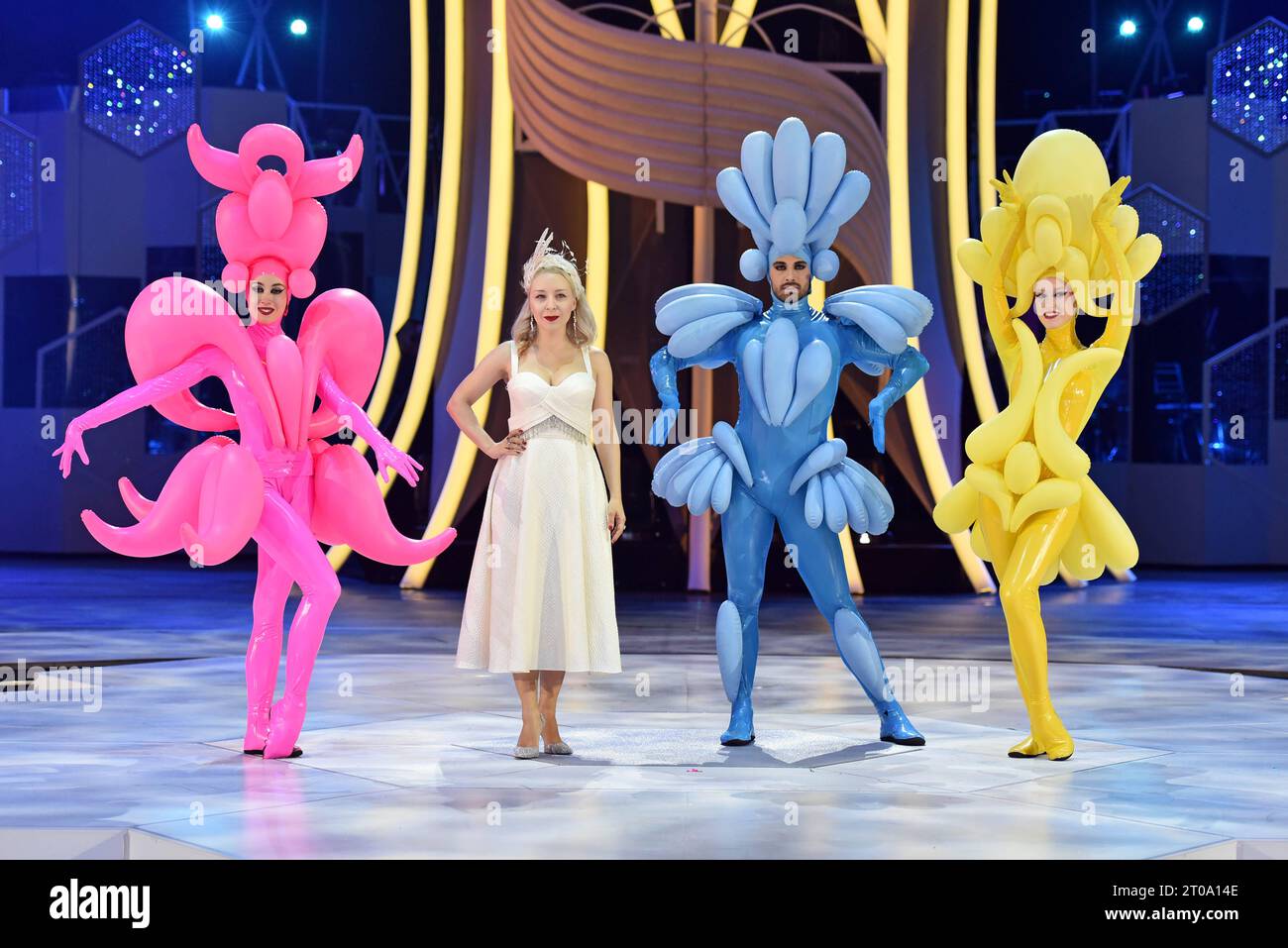 Artists beim Media Call zur neuen Friedrichstadtpalast-Show FALLING IN LOVE in Berlin am 05.10. ...