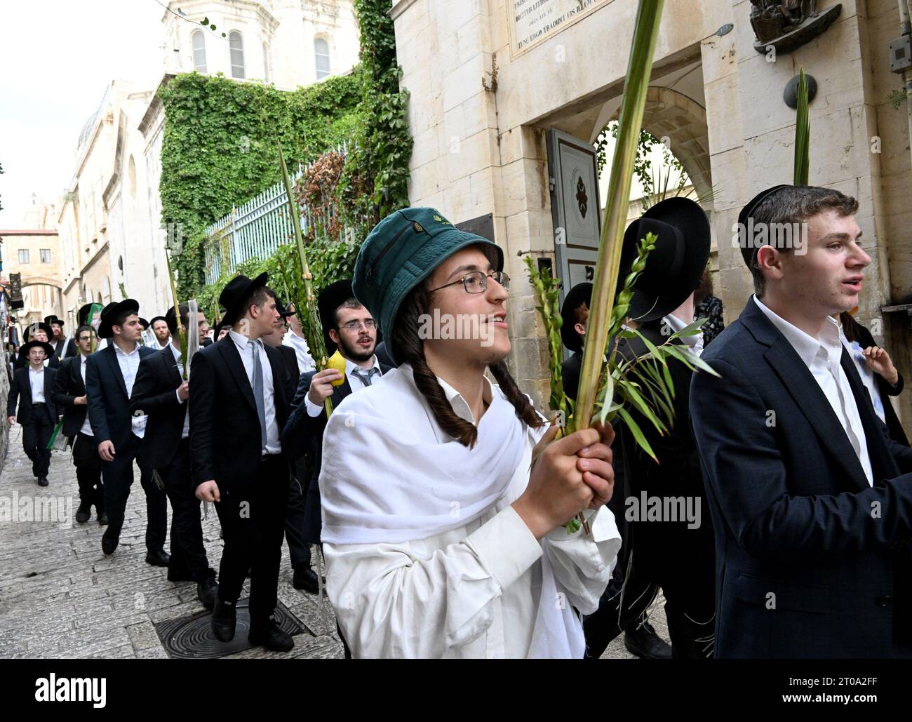 Old City Jerusalem, Israel. 05th Oct, 2023. Orthodox Jews walk in the ...