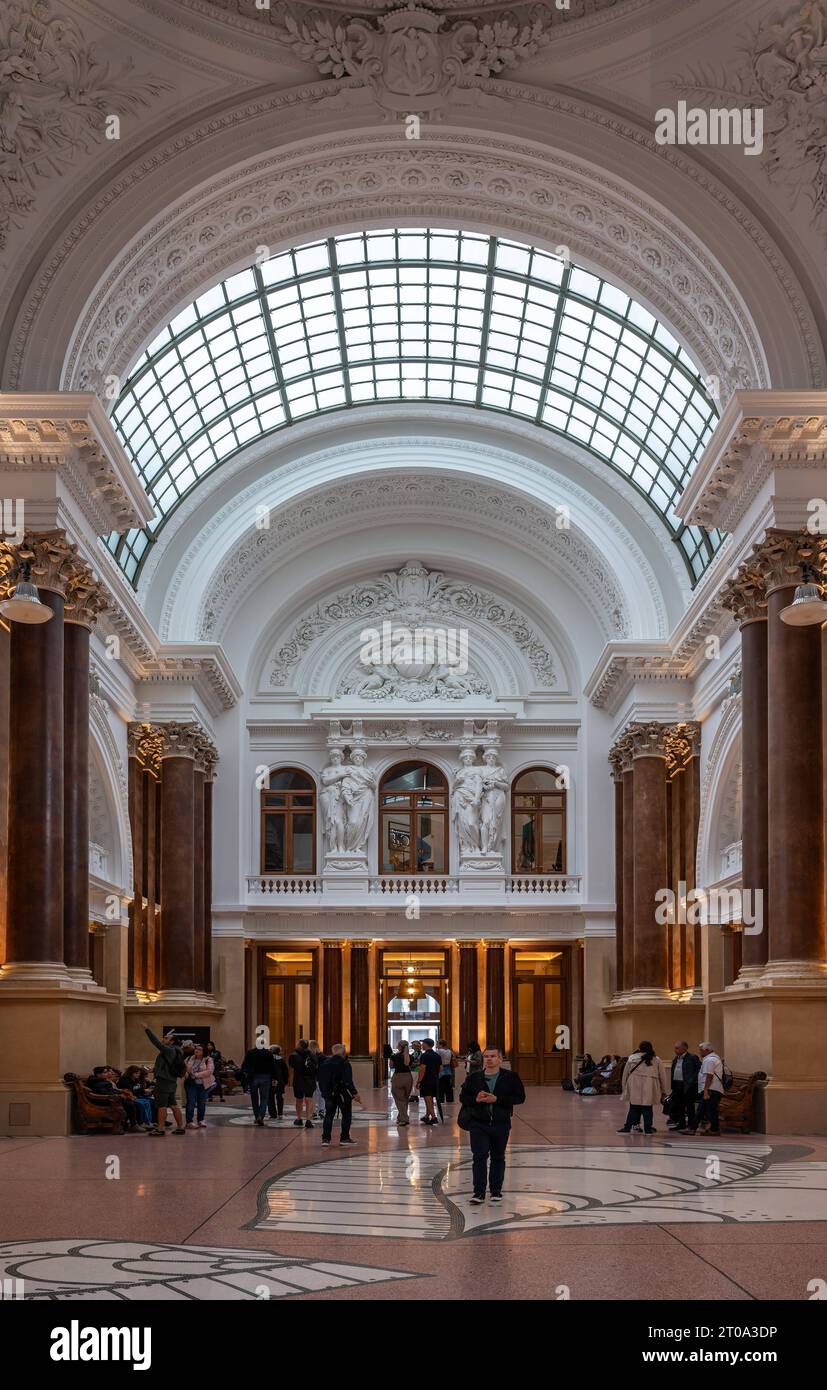 Stadt personen fenster hi-res stock photography and images - Alamy