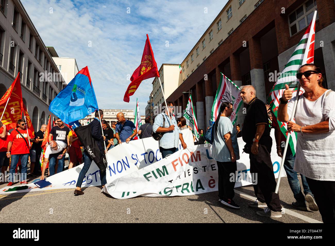 Trade union slogan hi-res stock photography and images - Alamy