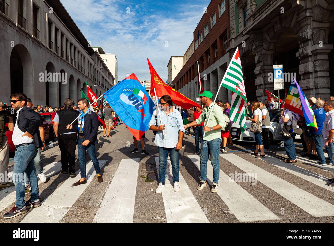 Labor union movement hi-res stock photography and images - Alamy