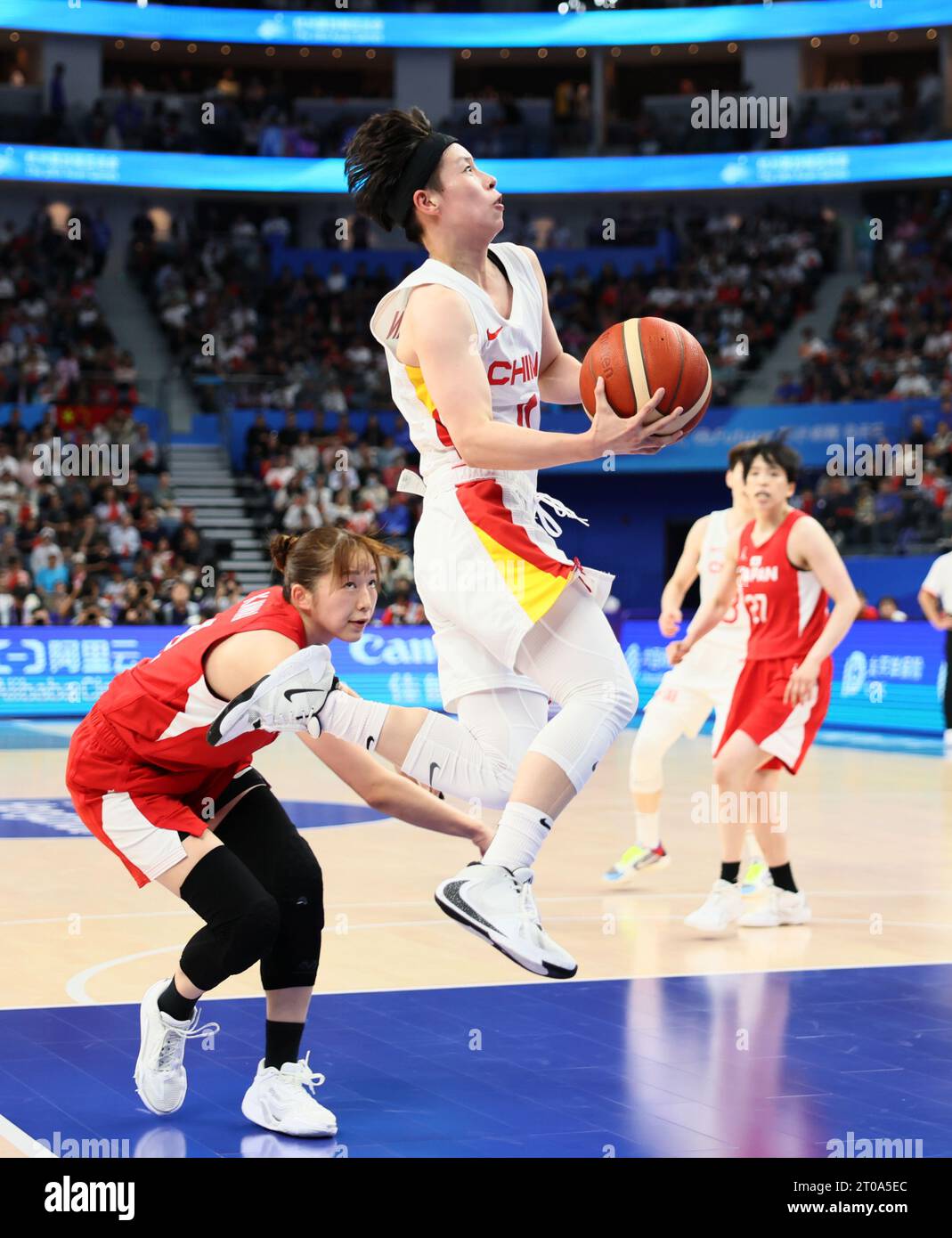 Hangzhou, China's Zhejiang Province. 5th Oct, 2023. Li Yuan (top) of ...