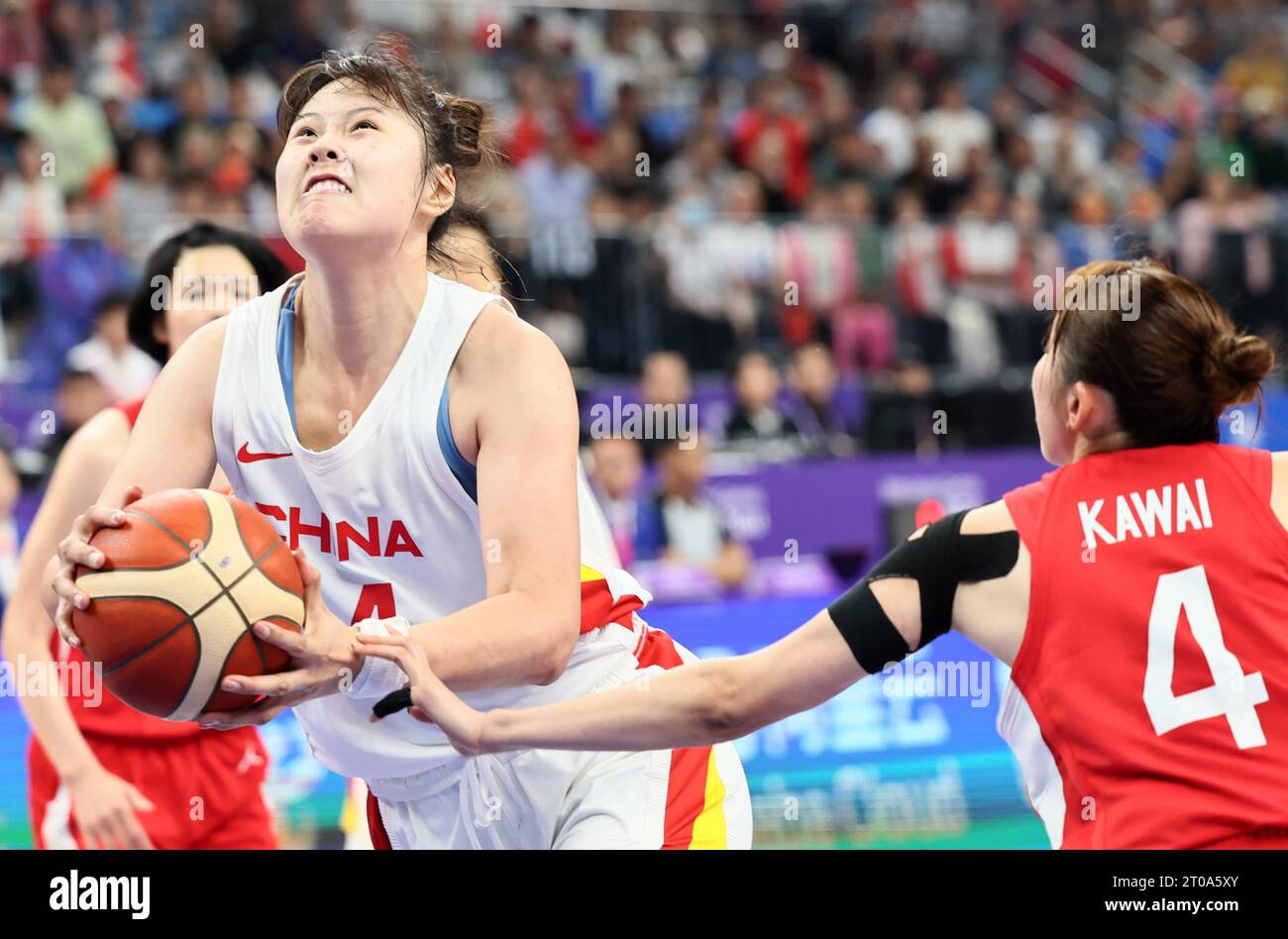 Hangzhou, China's Zhejiang Province. 5th Oct, 2023. Li Yueru of China ...