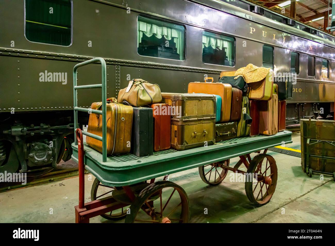 Luggage rack hi-res stock photography and images - Alamy