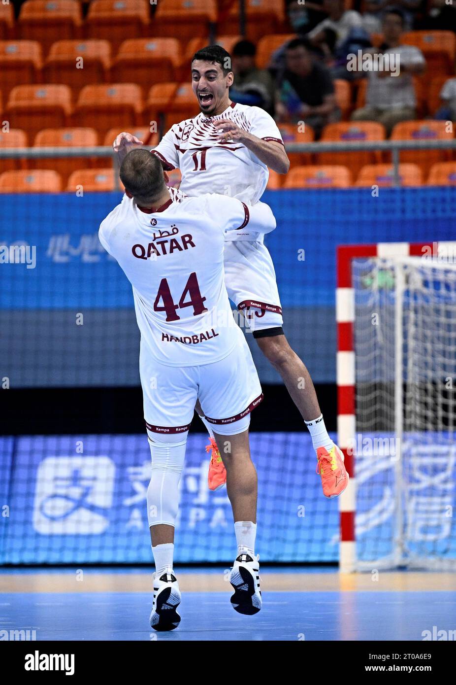 Hangzhou, China's Zhejiang Province. 5th Oct, 2023. Athletes of Qatar ...