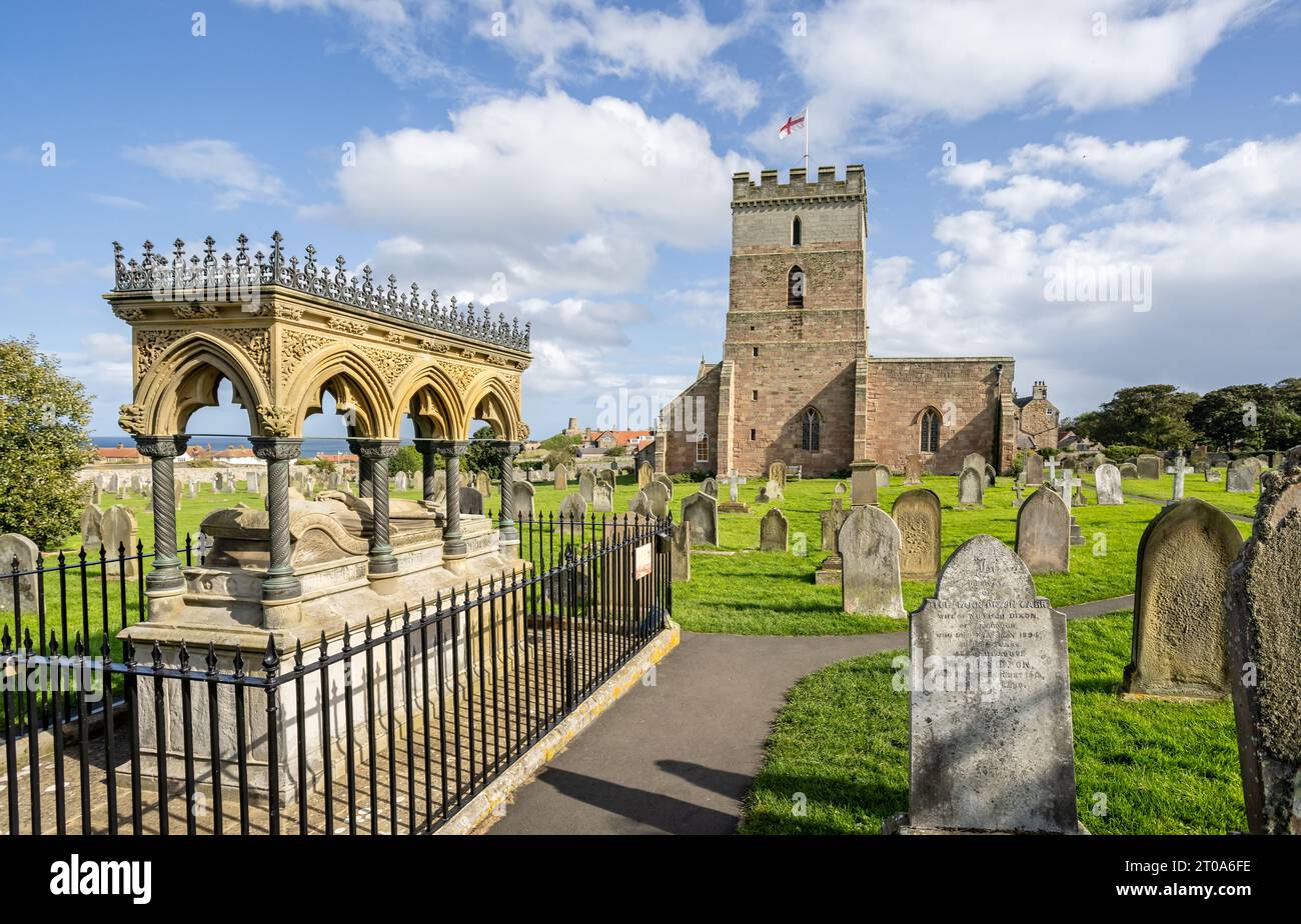 Monument to Grace Darling in St Aidan's churchyard, Bamburgh ...