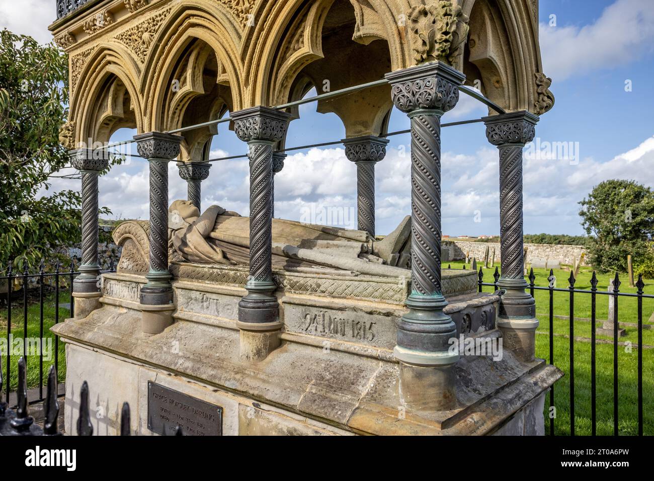 Monument to Grace Darling in St Aidan's churchyard, Bamburgh ...