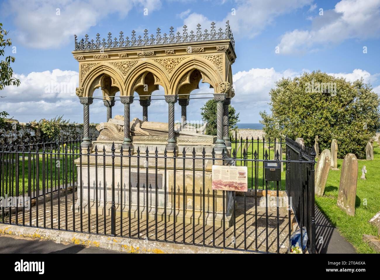 Monument to Grace Darling in St Aidan's churchyard, Bamburgh ...