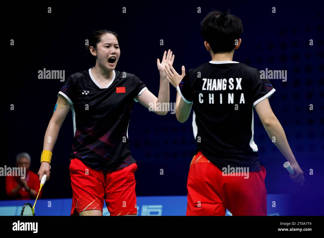 Hangzhou, China's Zhejiang Province. 5th Oct, 2023. Zheng Yu (L)/ Zhang ...