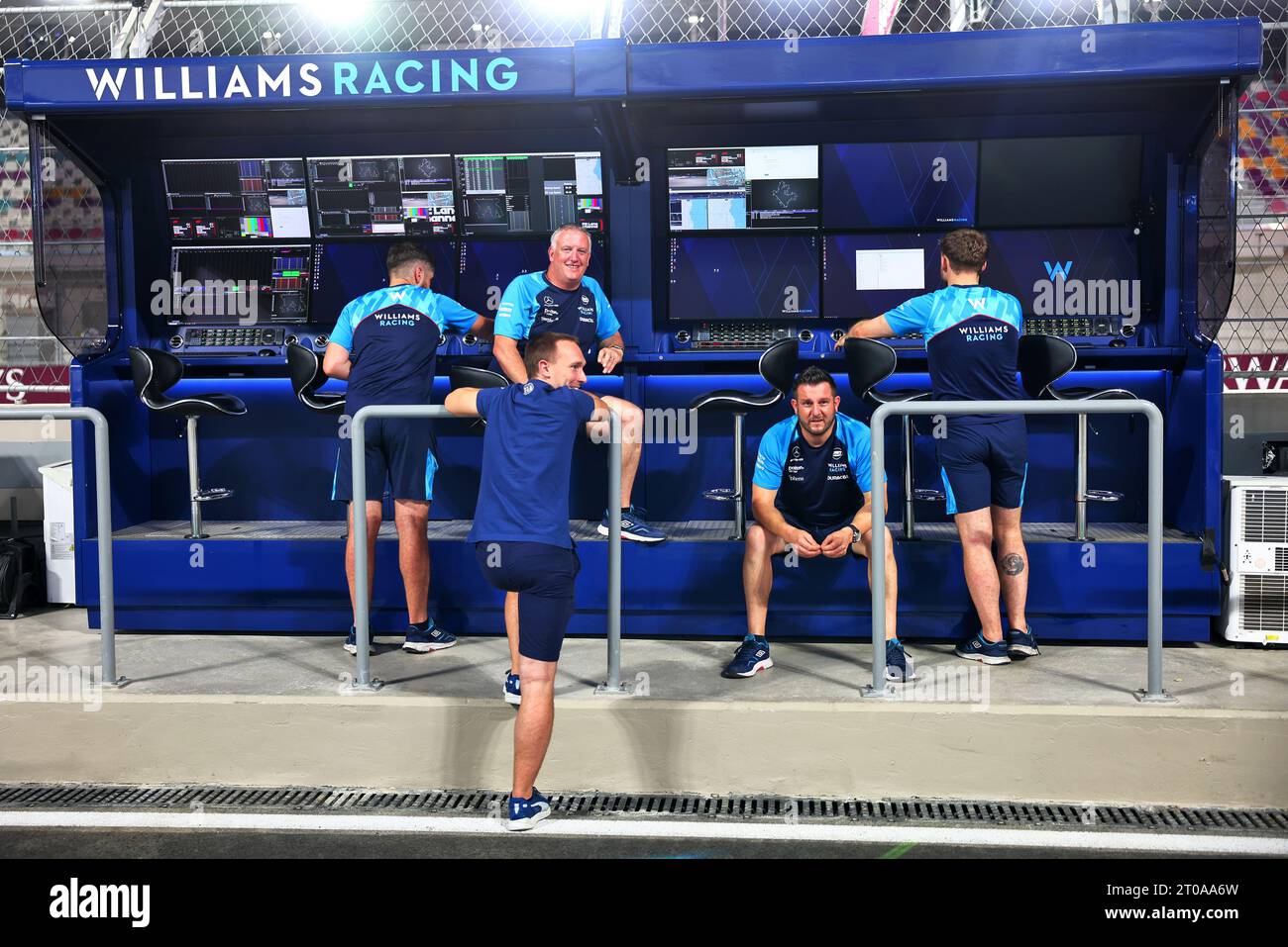 Doha, Qatar. 05th Oct, 2023. Williams Racing mechanics on the pit ...