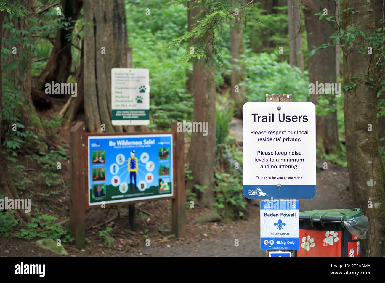 Trail etiquette hi-res stock photography and images - Alamy