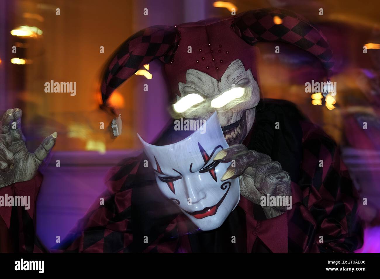 New York, New York, USA. 4th Oct, 2023. Animatronic Halloween display ...