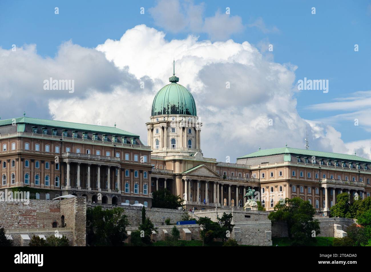 Edificios de budapest hi-res stock photography and images - Alamy
