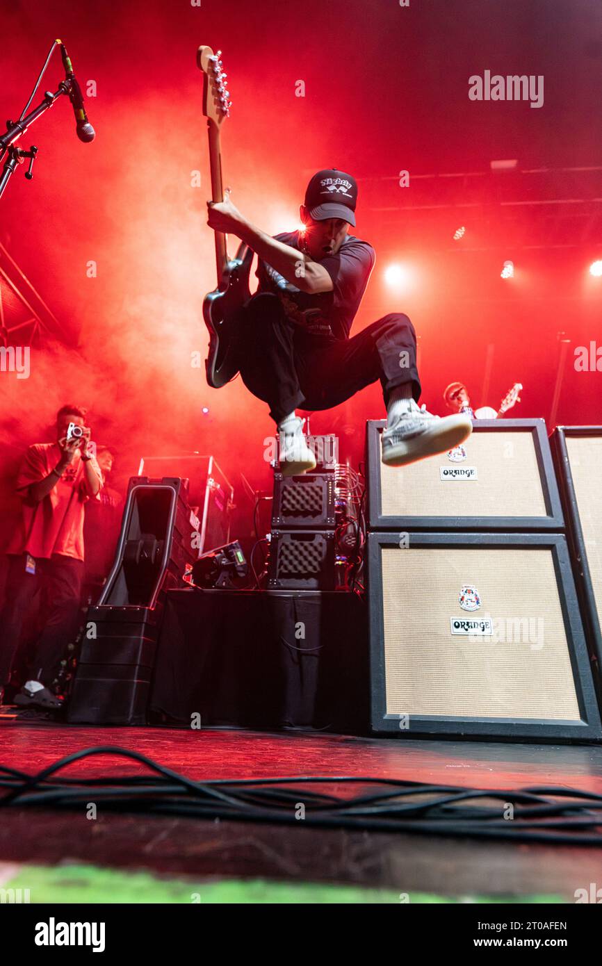 Metalcore dropouts tour hi-res stock photography and images - Alamy