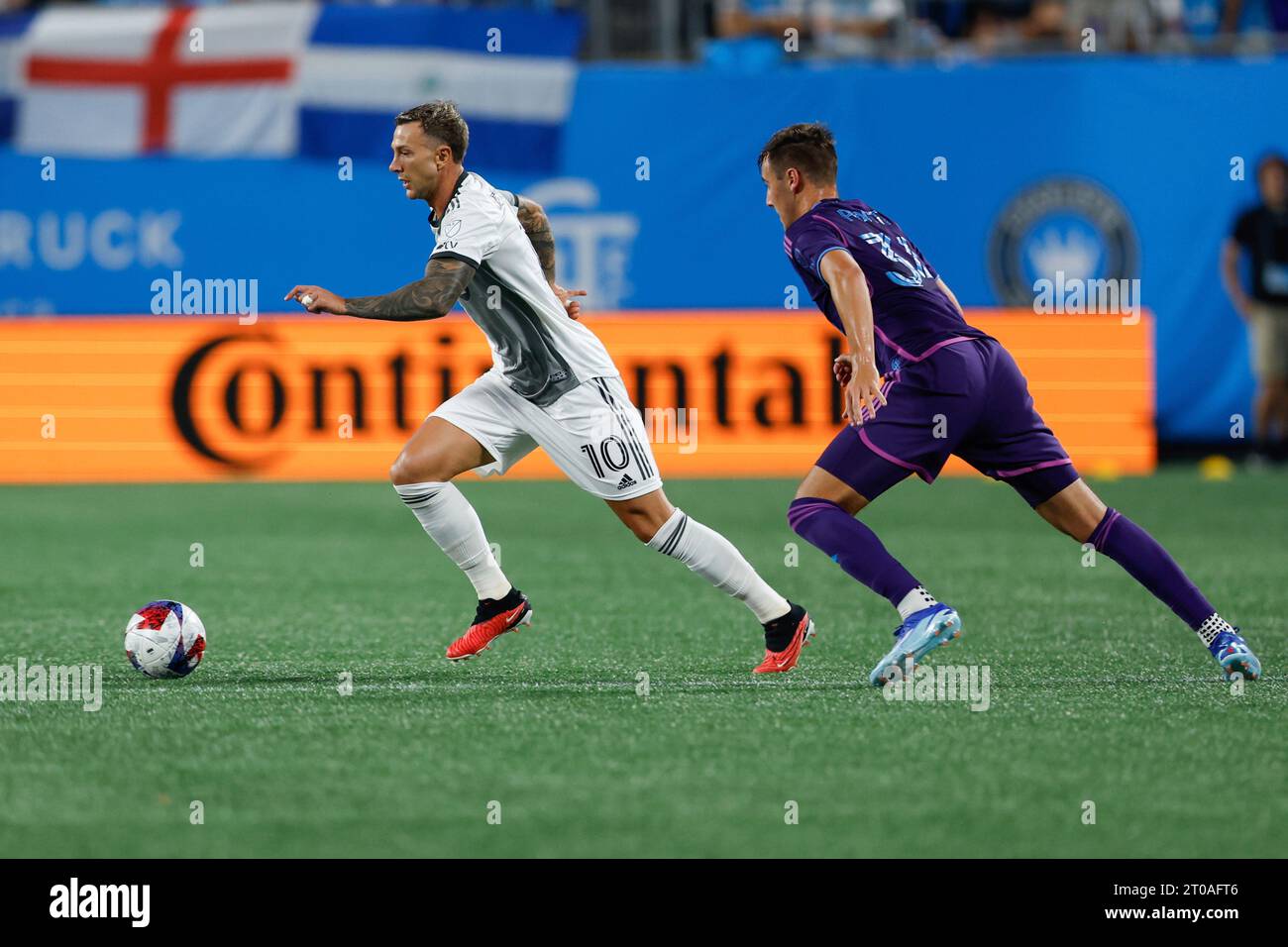 Toronto FC forward Federico Bernardeschi (10) controls the ball ahead ...