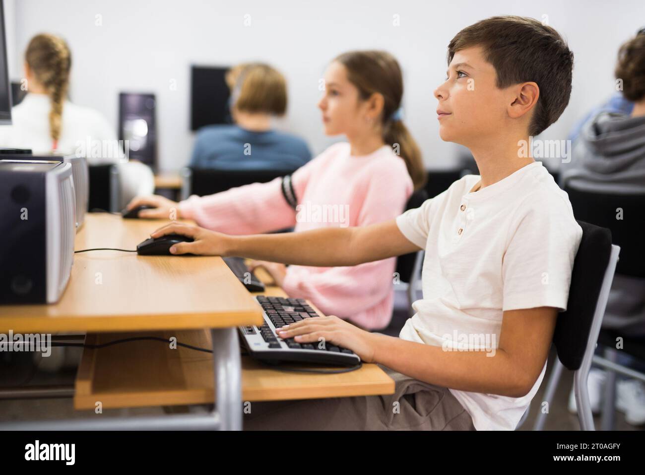 French teenager computer hi-res stock photography and images - Alamy