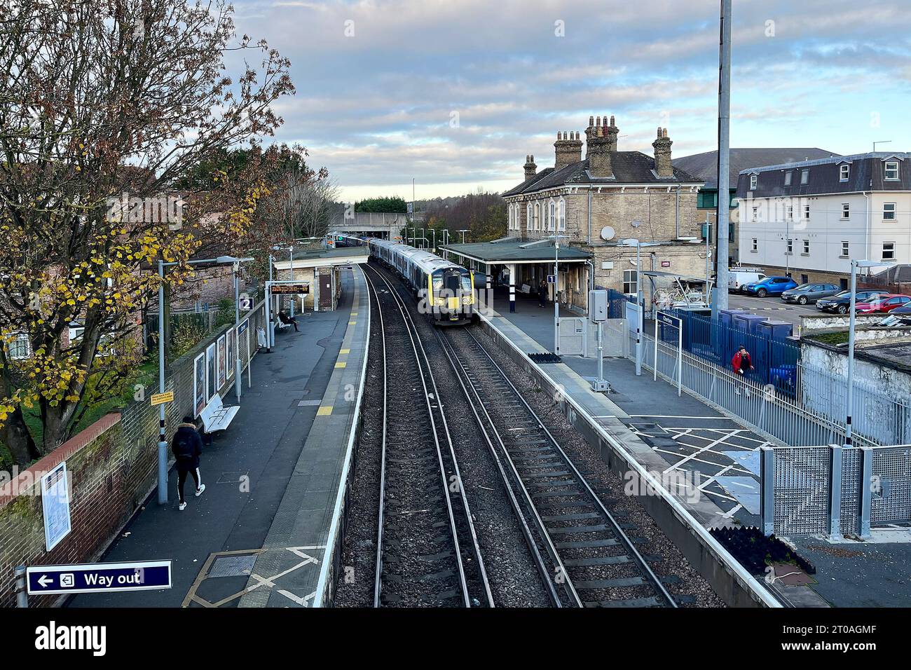 Chertsey level crossing in Surrey. UK December 2022 Stock Photo - Alamy