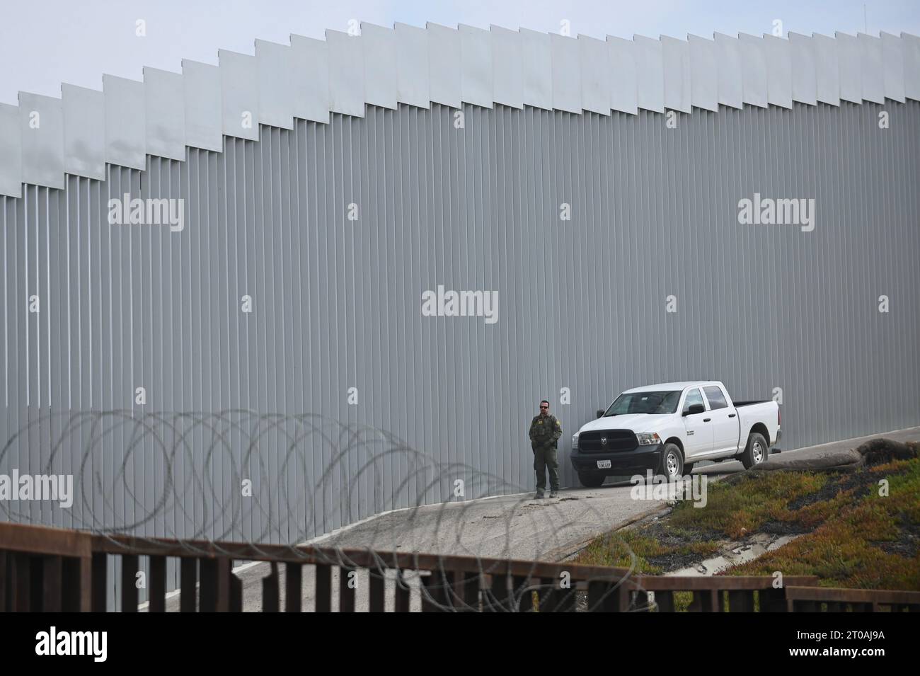 Tijuana, Baja California, Mexico. 28th Sep, 2023. A US Border Patrol ...