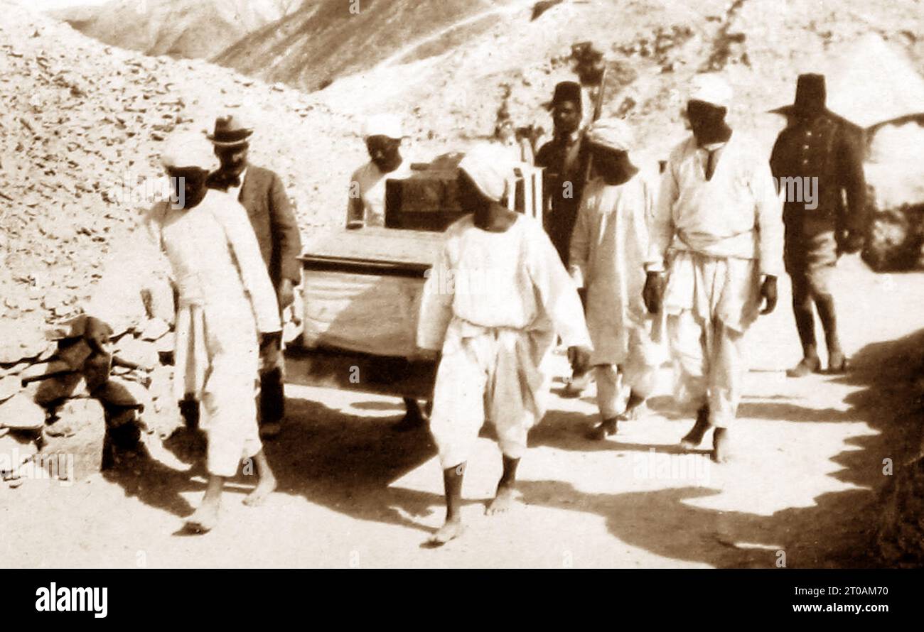 Howard carter tutankhamun hi-res stock photography and images - Alamy