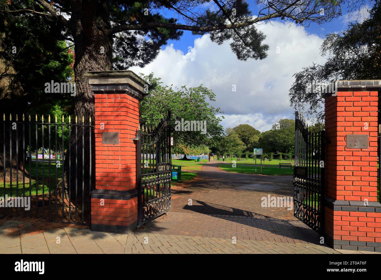 Cardiff park hi-res stock photography and images - Alamy