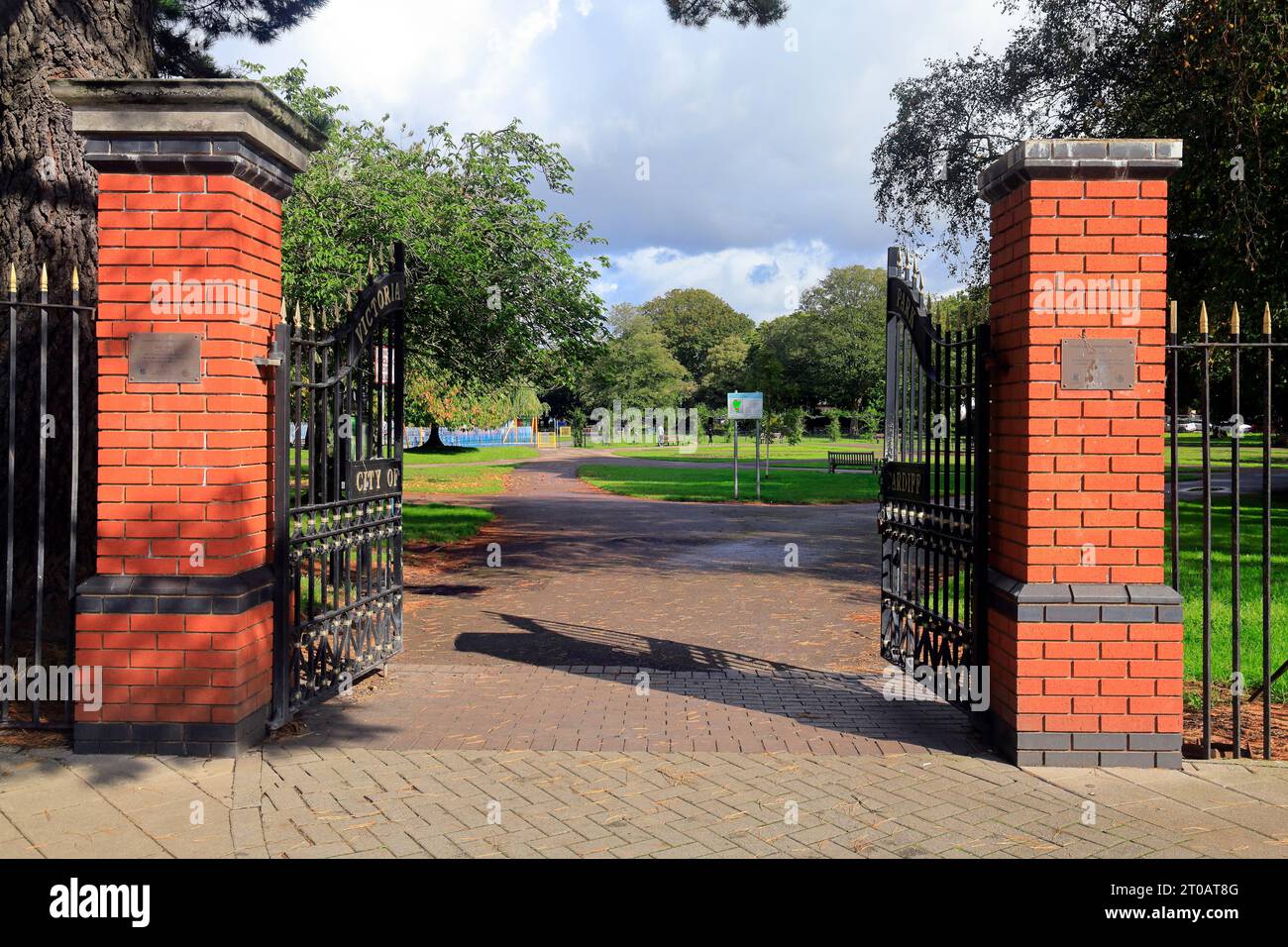 Cardiff park hi-res stock photography and images - Alamy