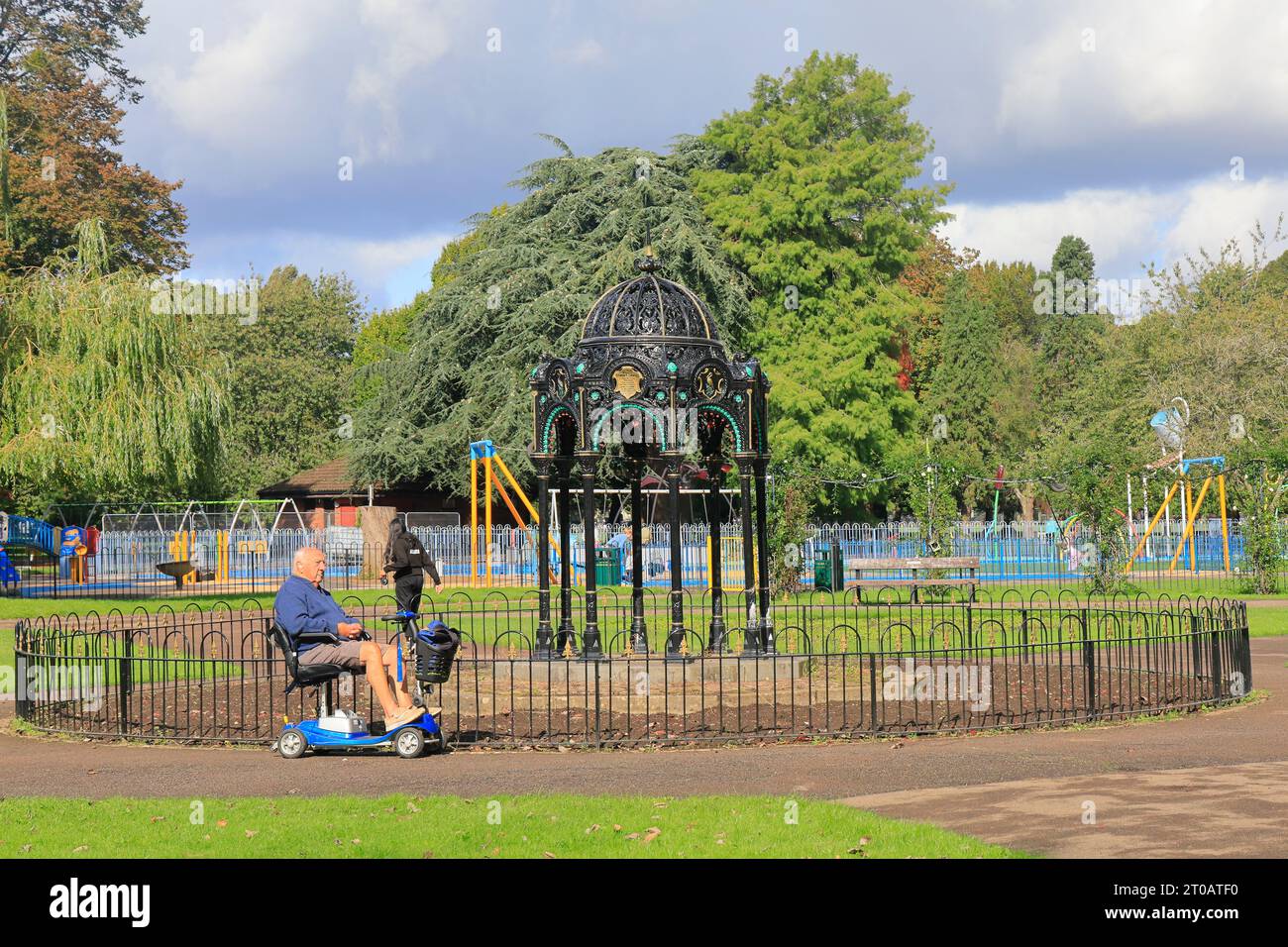 Ornate wrought iron Victorian memorial drinking fountain, Victoria Park ...