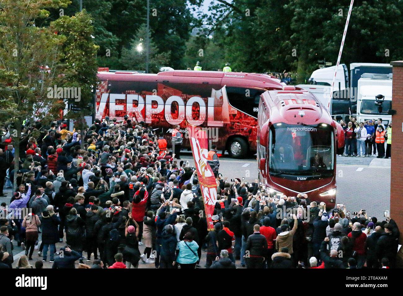 Football team buses hi-res stock photography and images - Alamy
