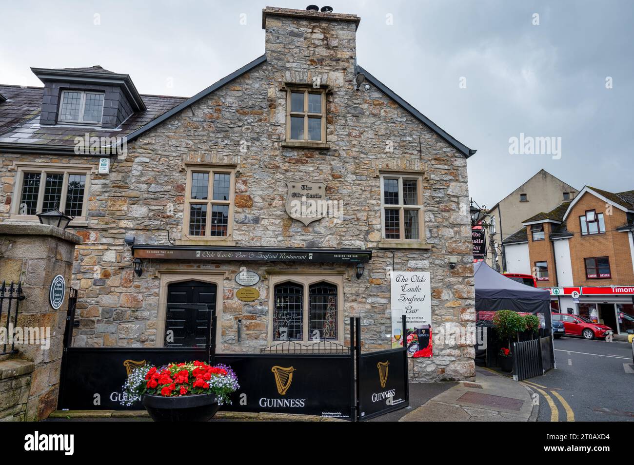 The olde castle bar ireland hi-res stock photography and images - Alamy