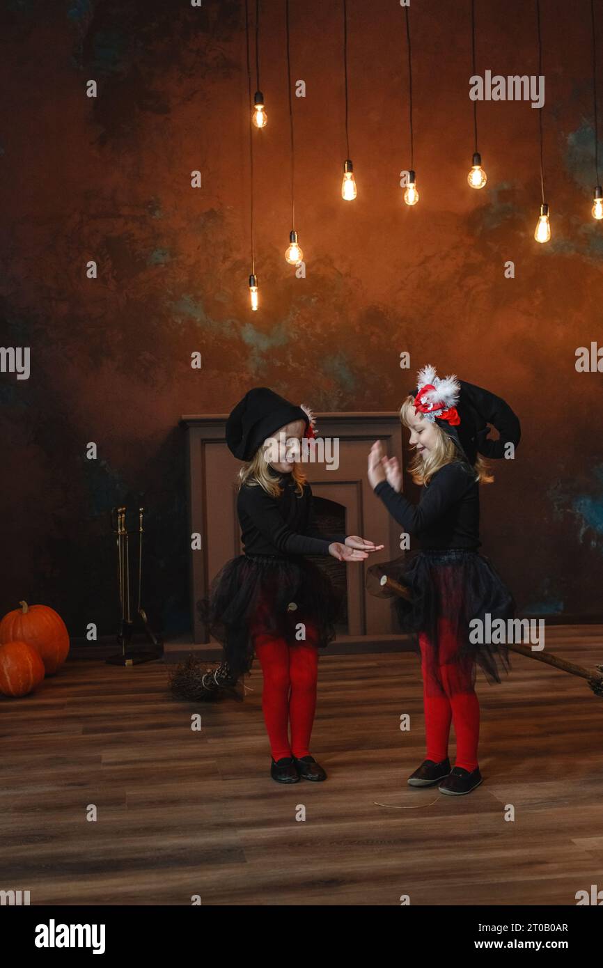 Black female clapping hands hi-res stock photography and images - Alamy