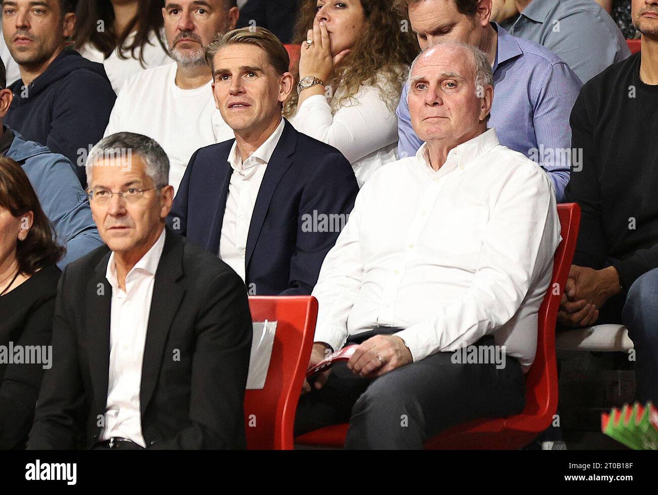 Munchen fc bayern vs berlin alba hi-res stock photography and images ...