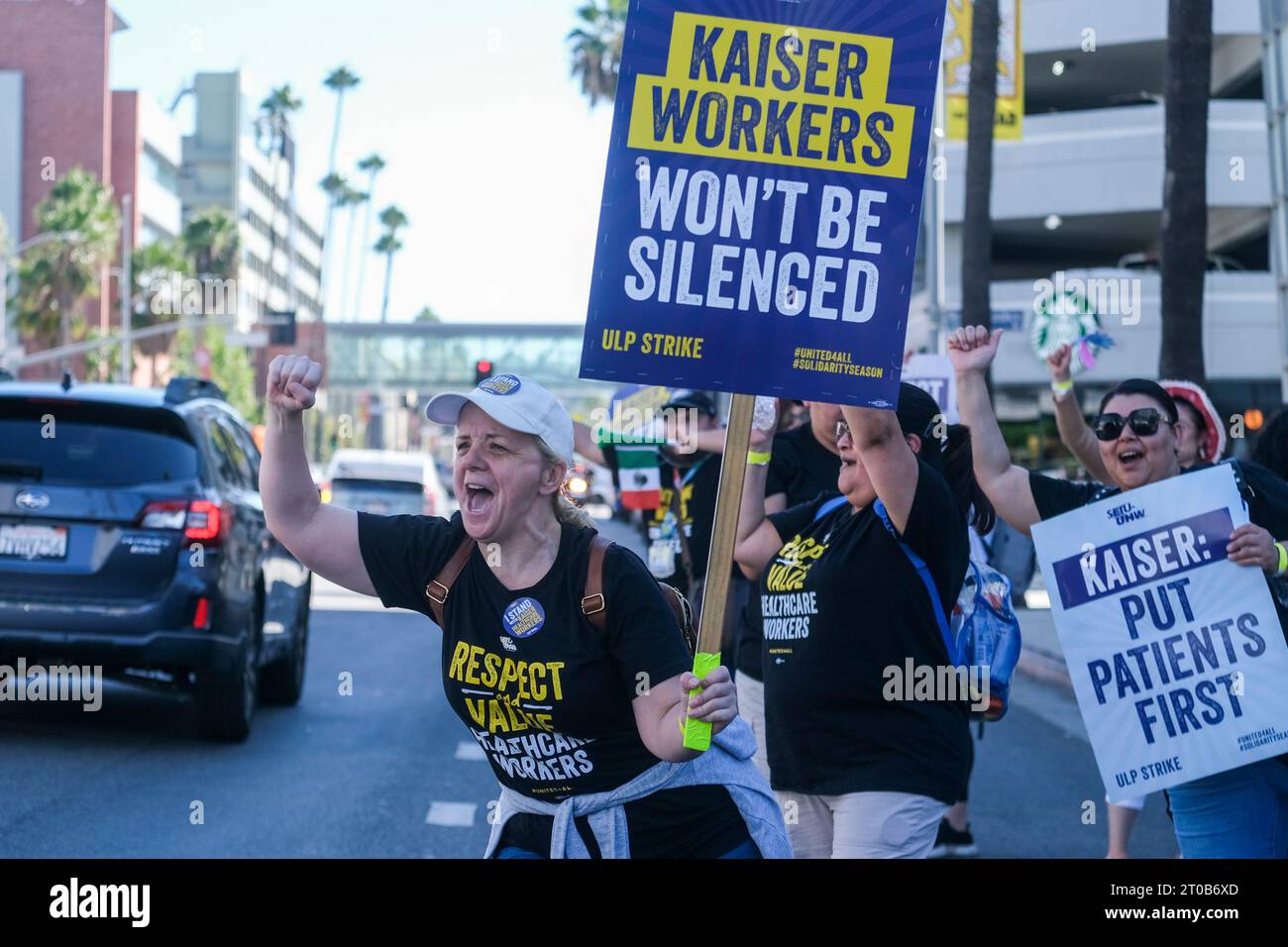 Los Angeles, California, USA. 5th Oct, 2023. Kaiser Permanente healthcare workers rally outside ...