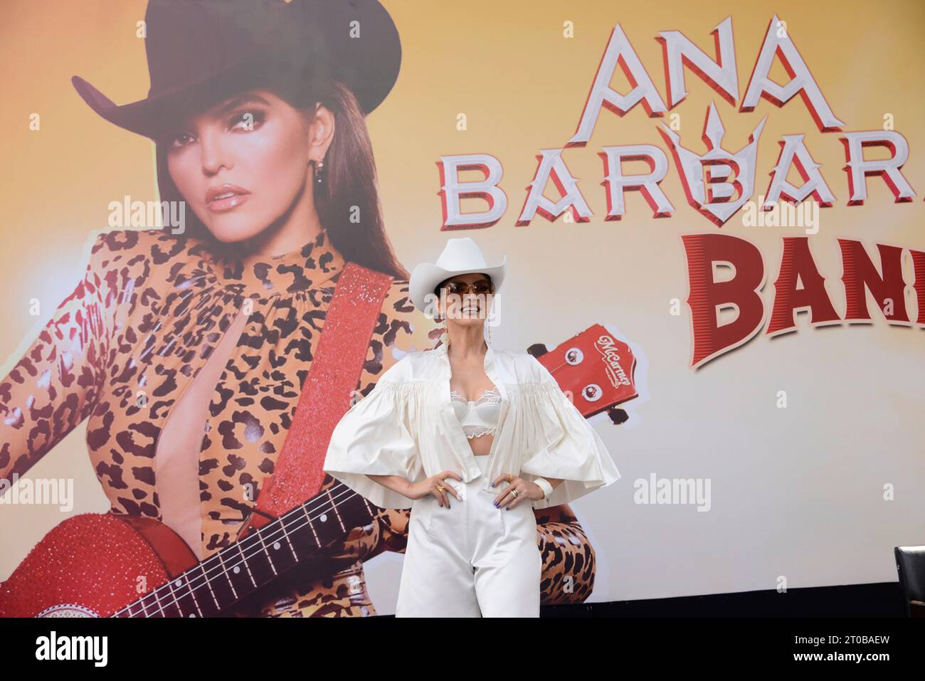 Mexico City, Mexico. 05th Oct, 2023. Singer Ana Barbara, attends a ...