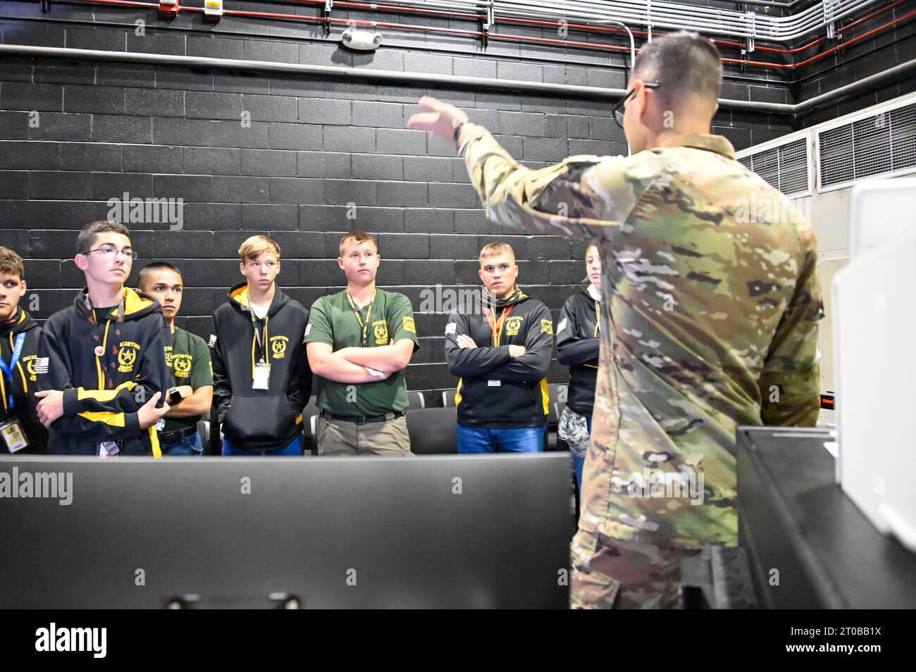 Fort Sill, Oklahoma, USA. 4th Oct, 2023. Students and community members ...