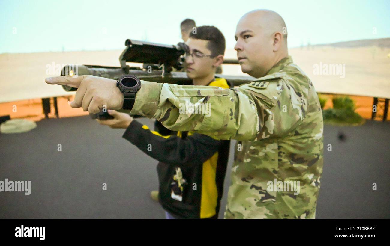 Fort Sill, Oklahoma, USA. 4th Oct, 2023. Students and community members ...