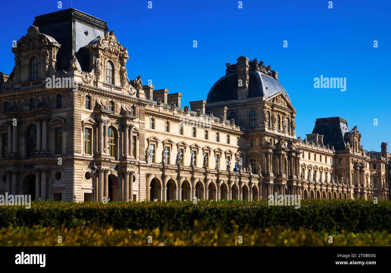 Louvre palace building Stock Photo - Alamy