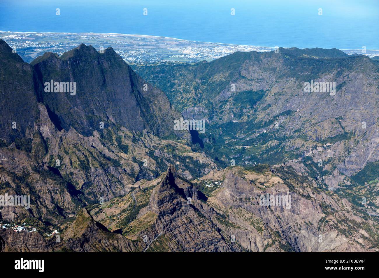 Aerial view of the mountain ranges in Reunion Island Stock Photo - Alamy