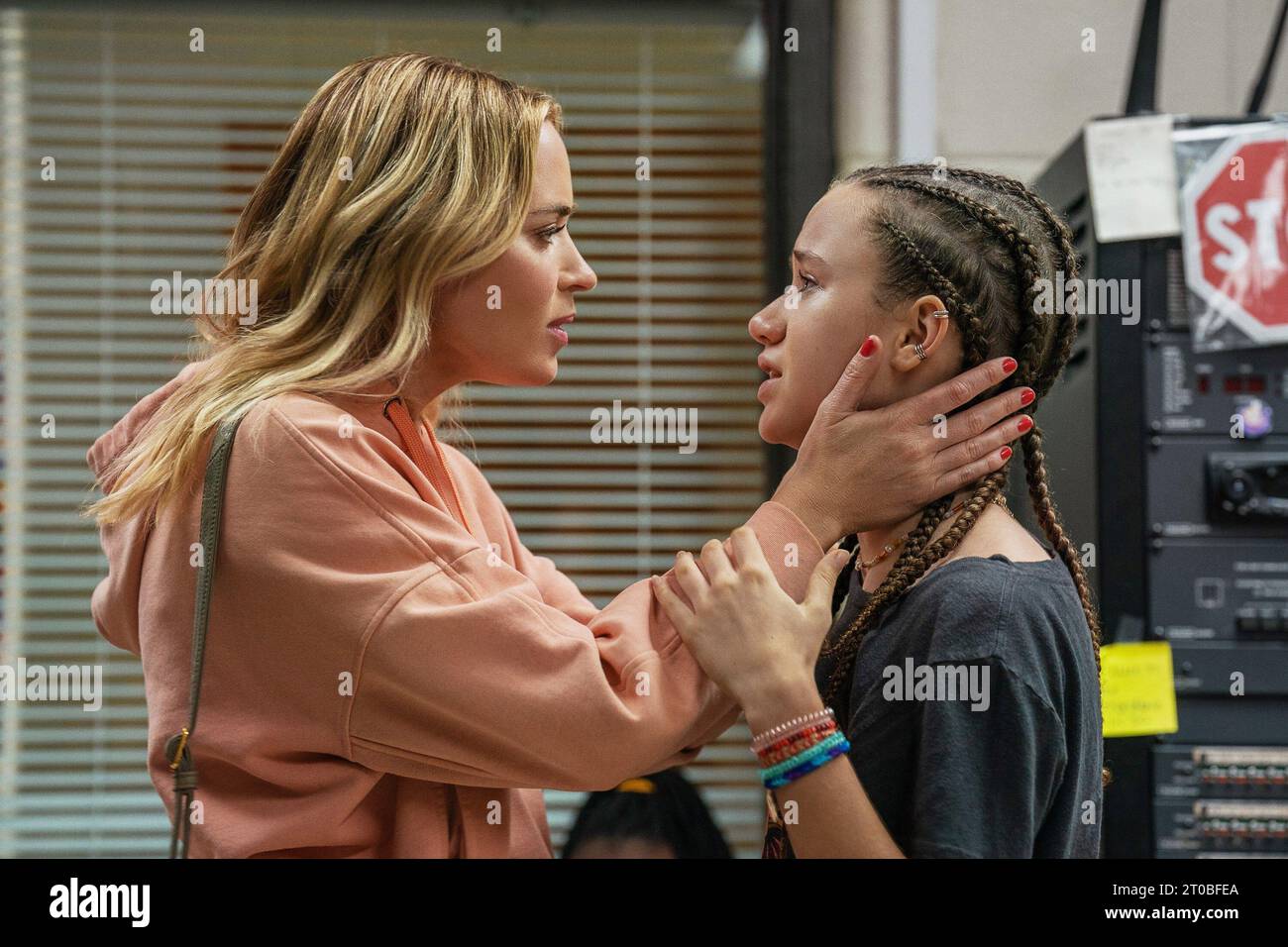 PAIN HUSTLERS, from left: Emily Blunt, Chloe Coleman, 2023. ph: Brian Douglas/ © Netflix ...