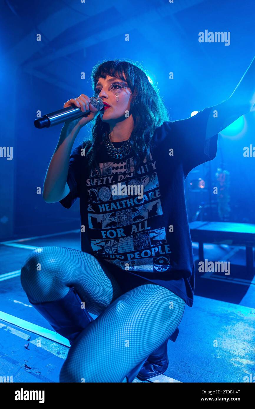 Glasgow, Scotland. 5th Oct 2023. Lauren Mayberry on stage during the ...