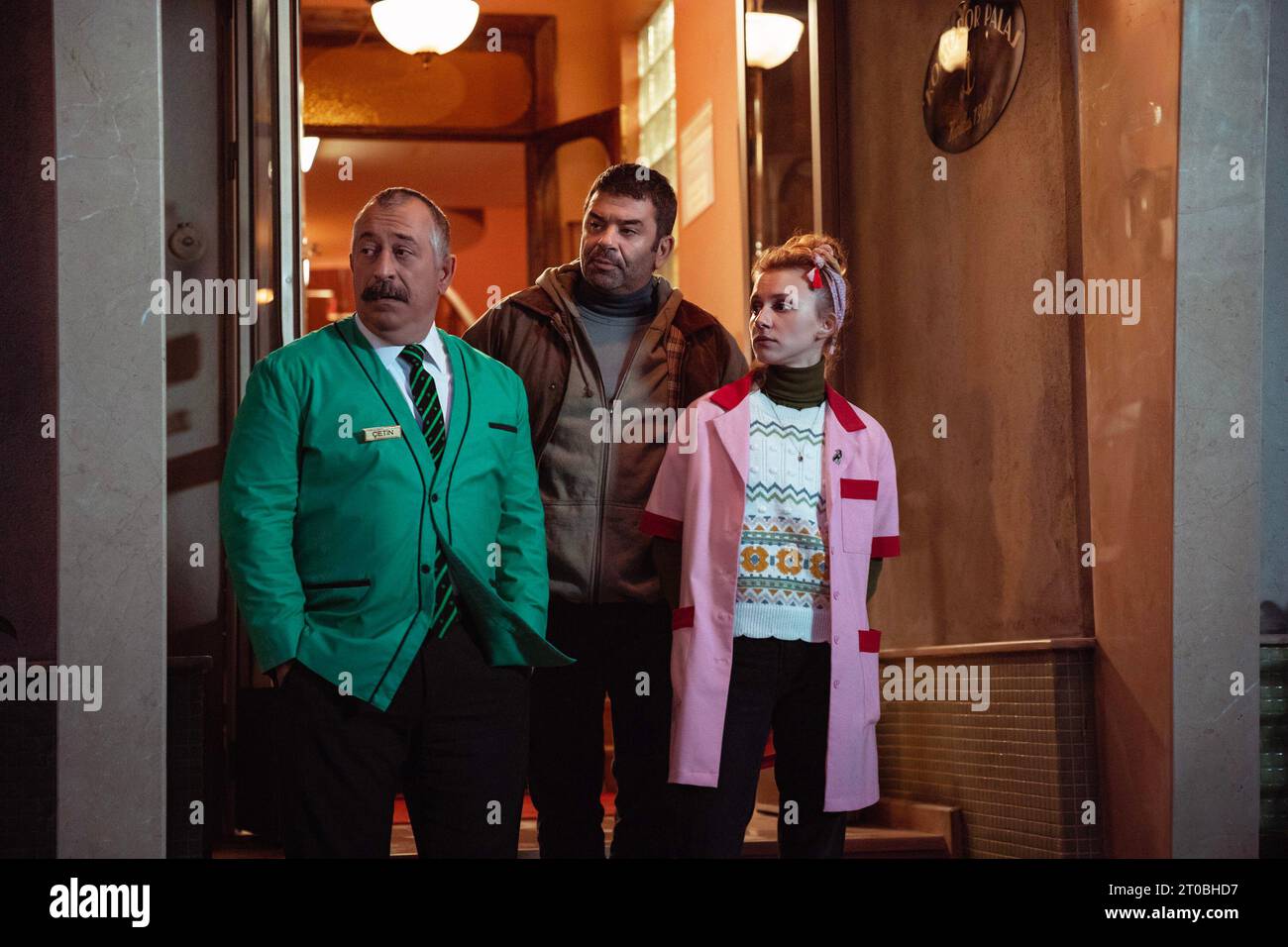 DO NOT DISTURB, (aka DO NOT DISTURB: AYZEK ILE BIR GECE), from left ...