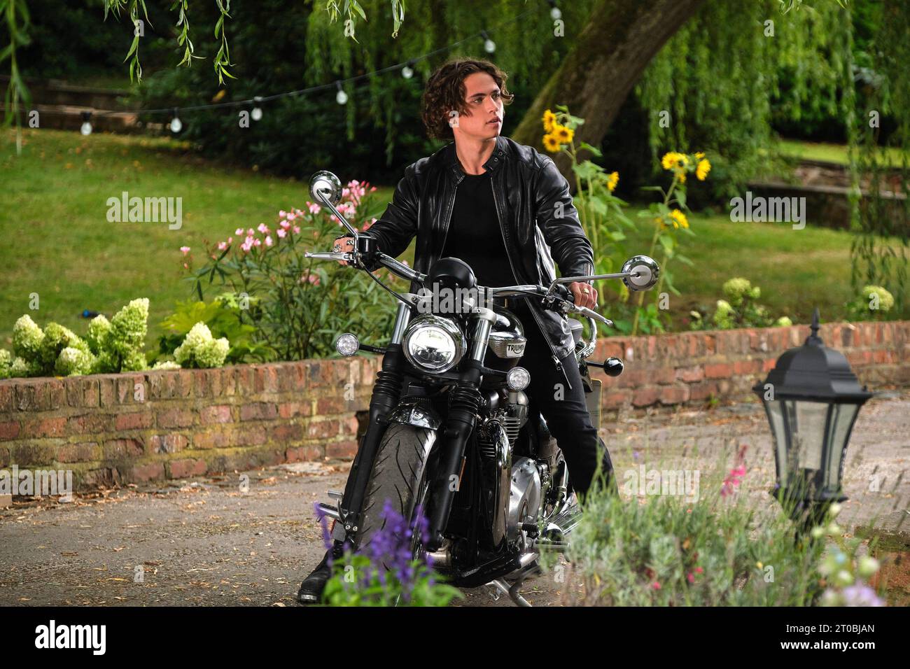 HOW TO DATE BILLY WALSH, Tanner Buchanan, 2023. ph: Matt Squire ...