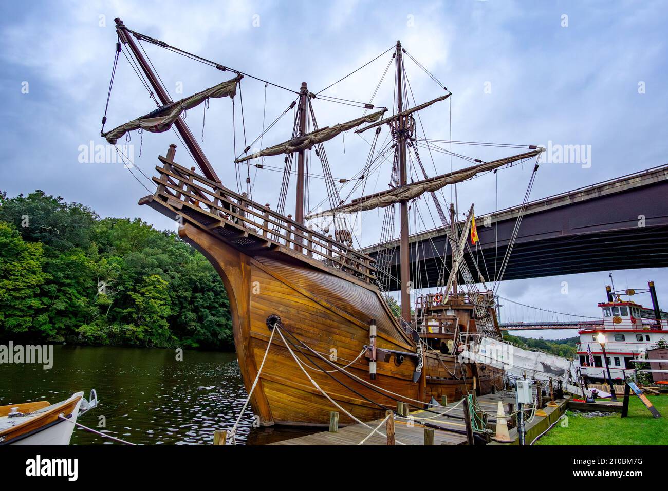 Ferdinand magellan ship hi-res stock photography and images - Alamy