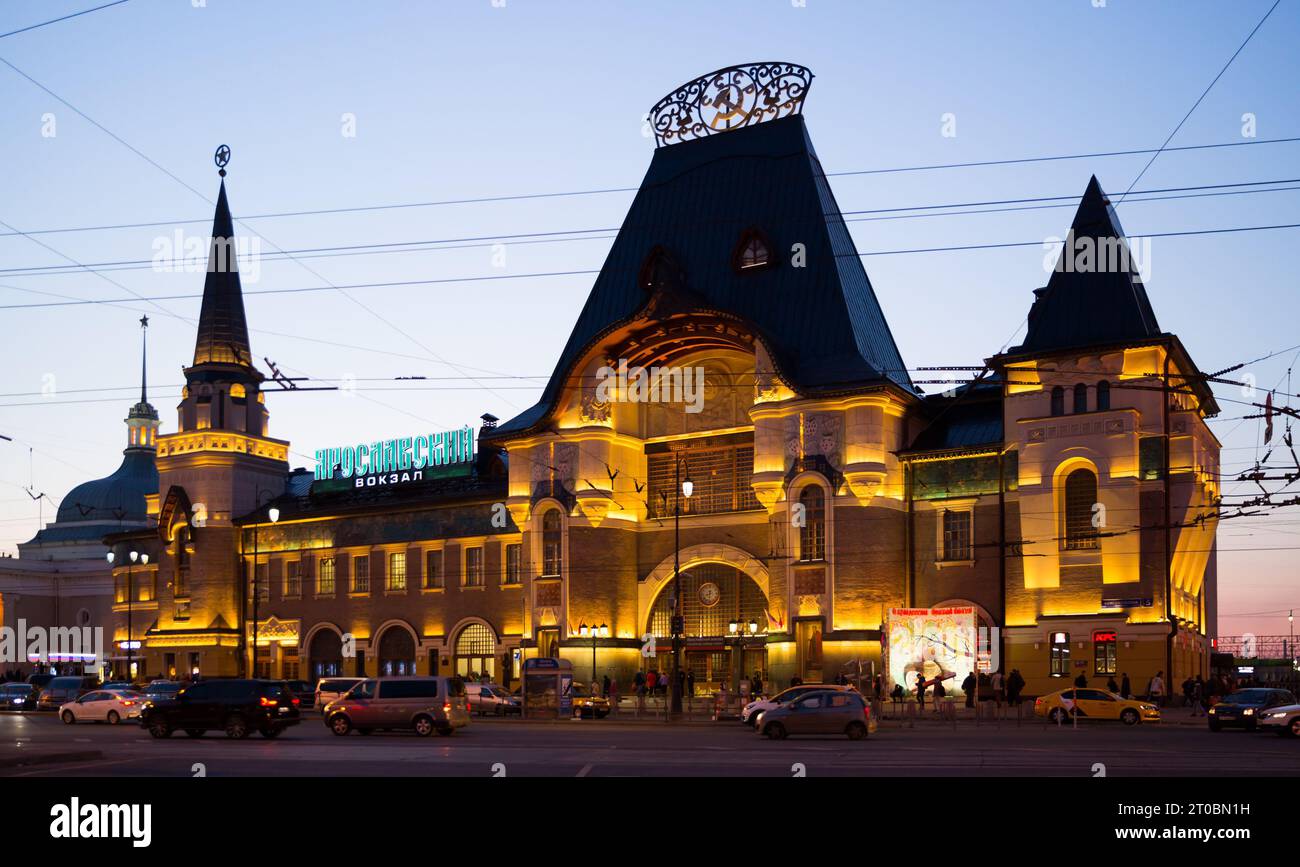 Yaroslavsky railway station building hi-res stock photography and ...