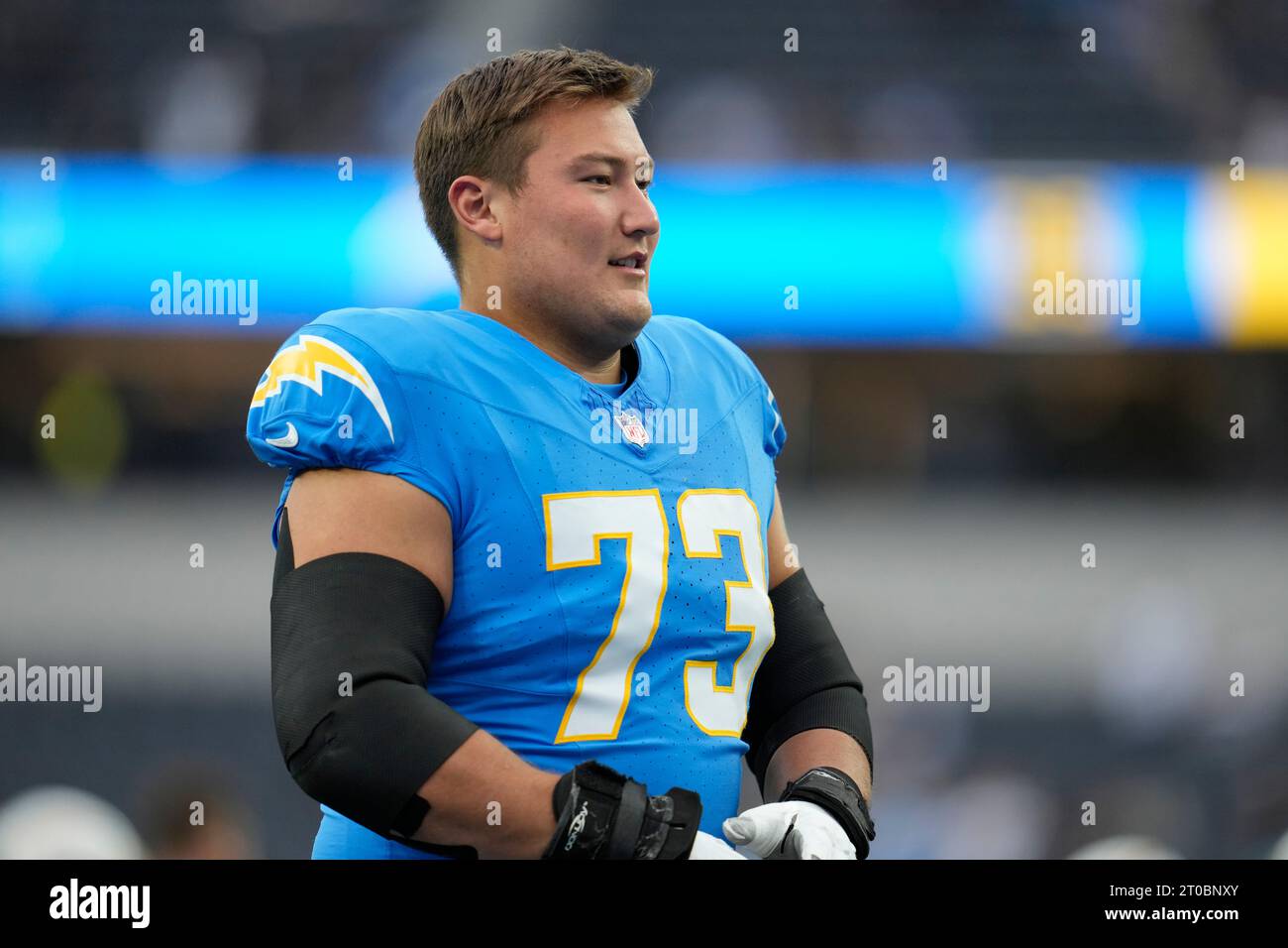 Los Angeles Chargers offensive tackle Foster Sarell (73) warms up ...
