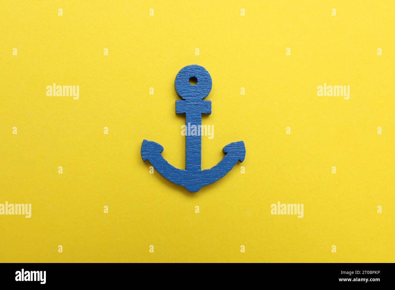 Yellow yacht anchor hi-res stock photography and images - Alamy