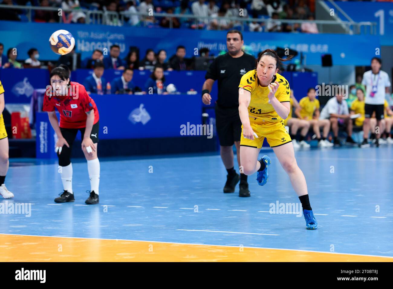 Hangzhou, China. 5th Oct, 2023. Natsuki Aizawa (JPN) Handball : Womens ...