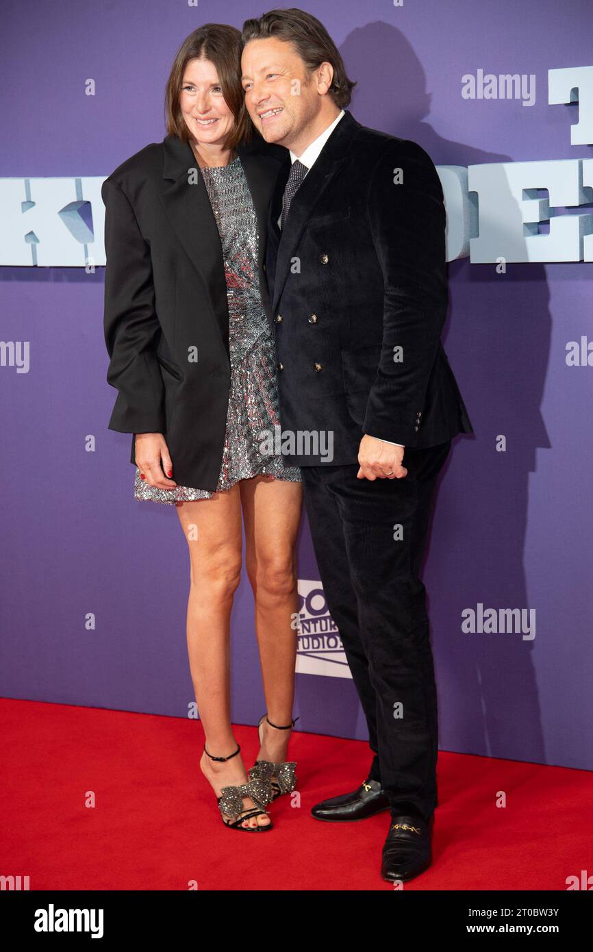 London, UK. 05 Oct, 2023. Pictured: Jamie Oliver and wife Jools Oliver ...
