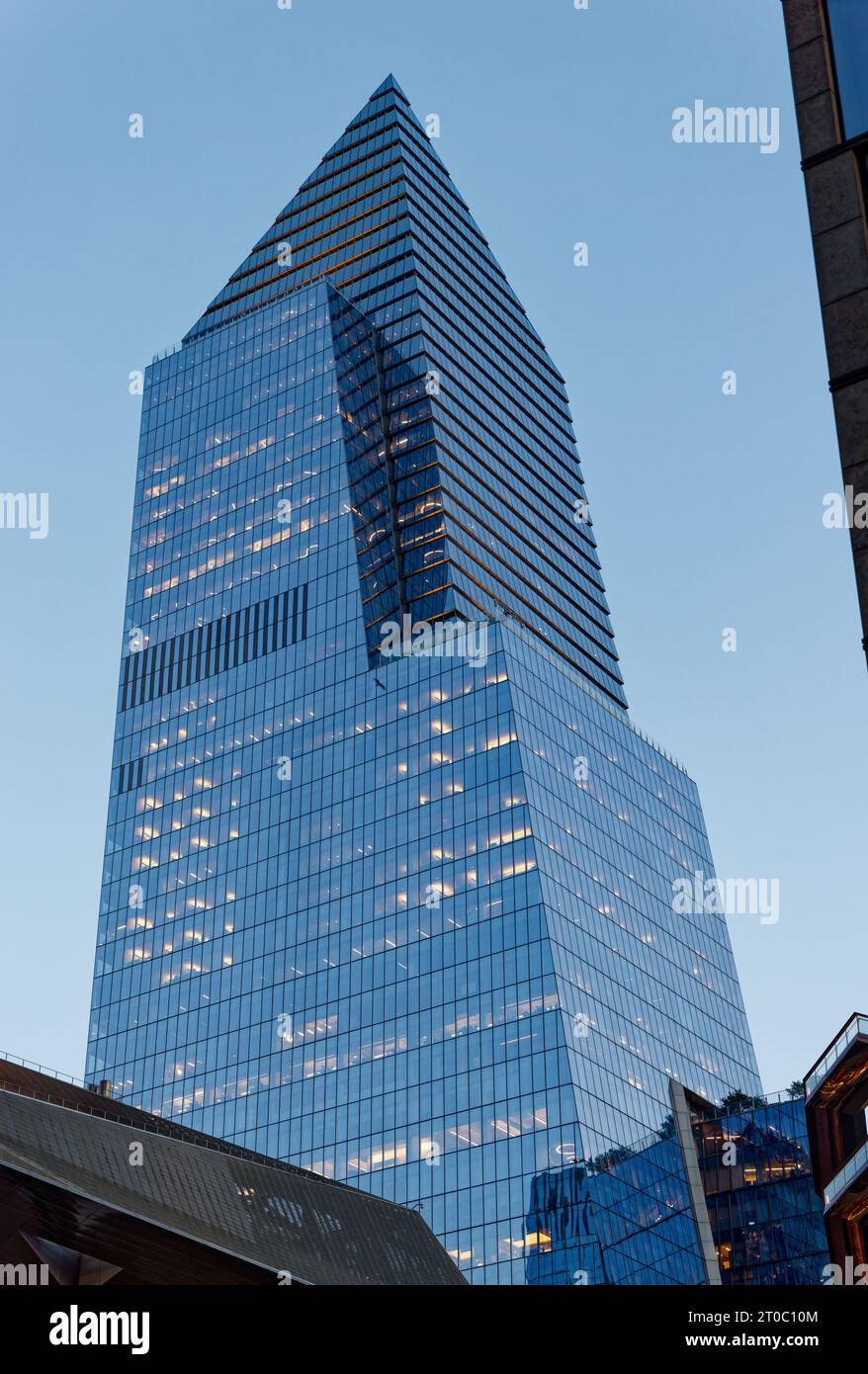 10 Hudson Yards, first completed office tower in Hudson Yards, links to ...