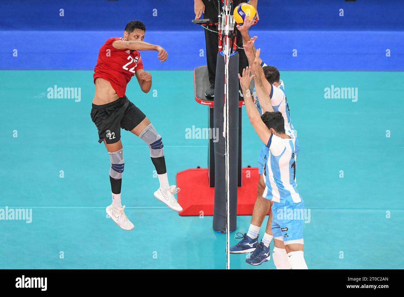 Mustafa Muhammad Issa (Egypt) against Argentina. Volleyball World ...