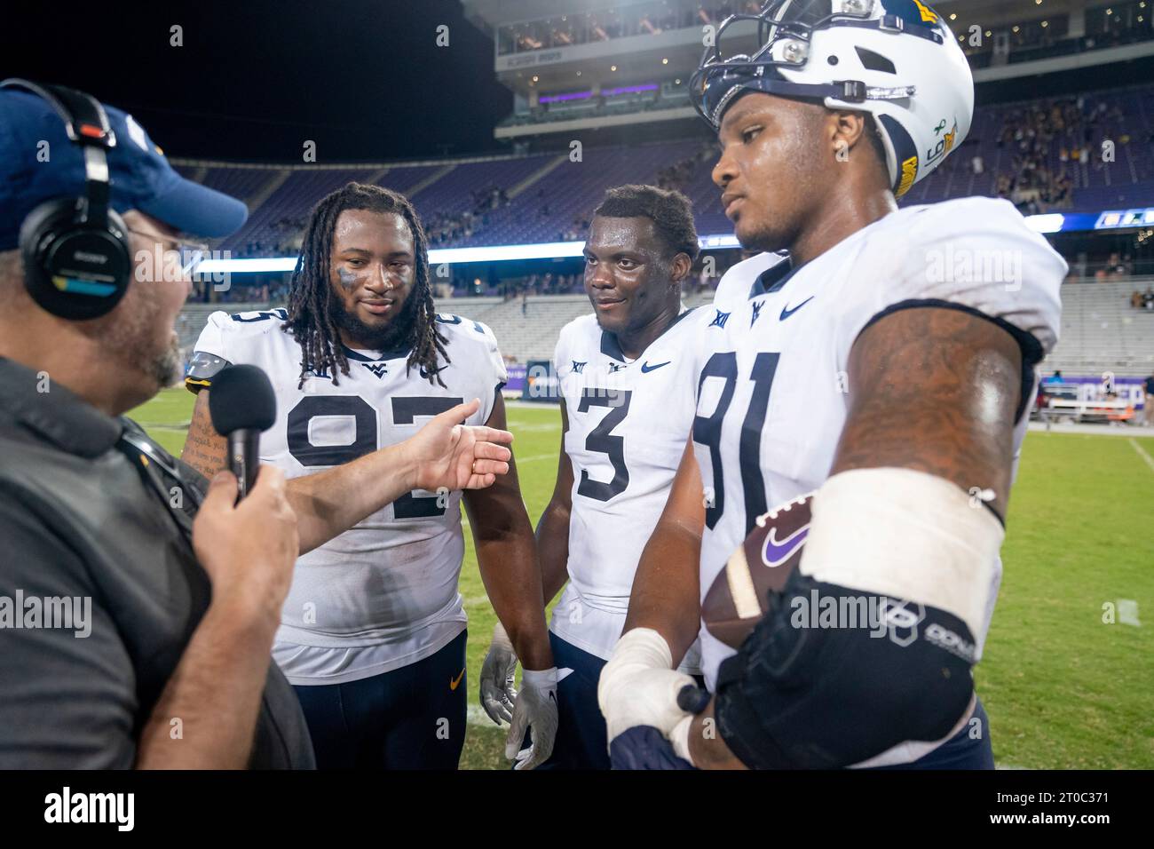 FORT WORTH, TX - SEPTEMBER 30: West Virginia Mountaineers defensive ...