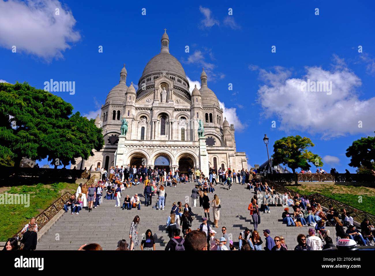The steps leading to Basilica Sacre Coeur in the Montmartre district of ...